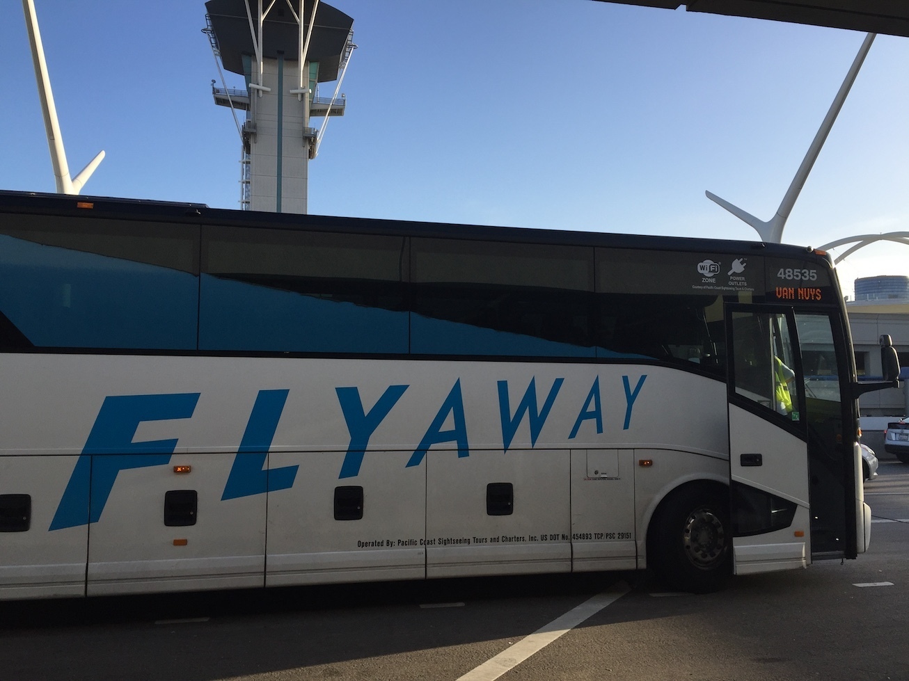 LAXへのシャトルはFlyAwayがおすすめ: アメリカ生活 日常系